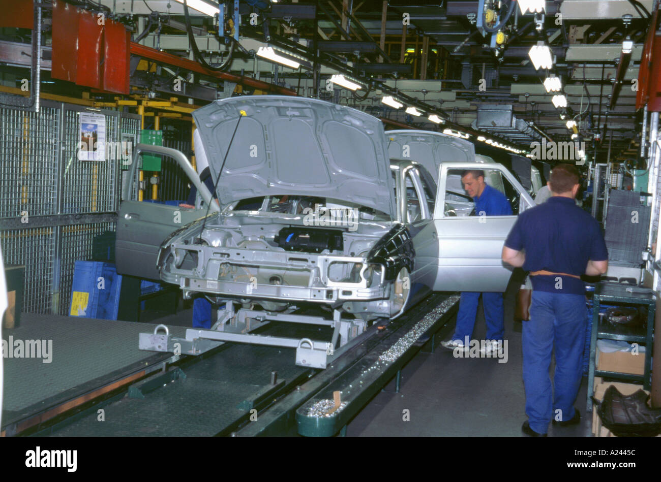 Last day of Ford Escort production Halewood factory July 2000 Stock ...