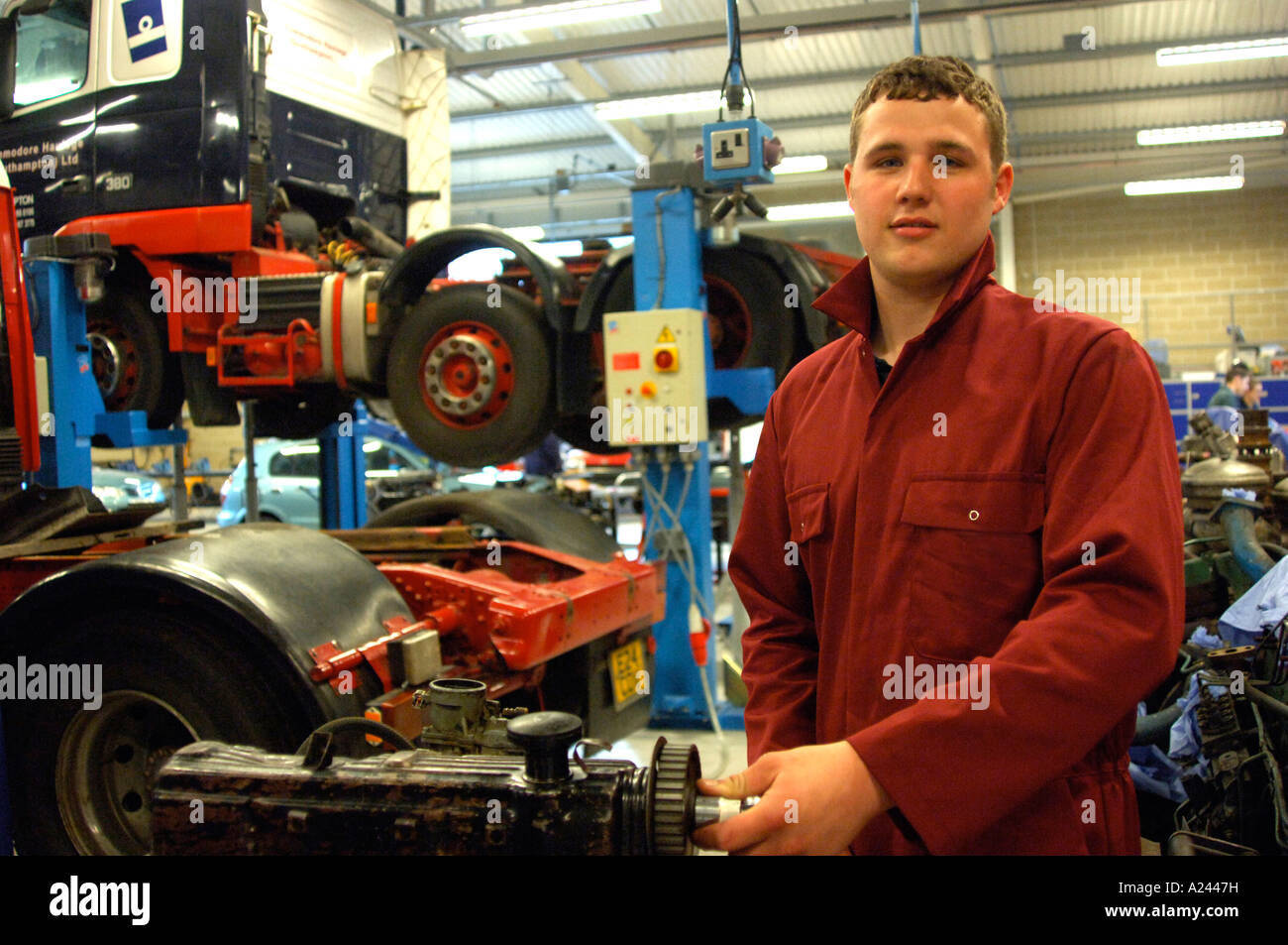 Mechanics work in british hi-res stock photography and images - Alamy