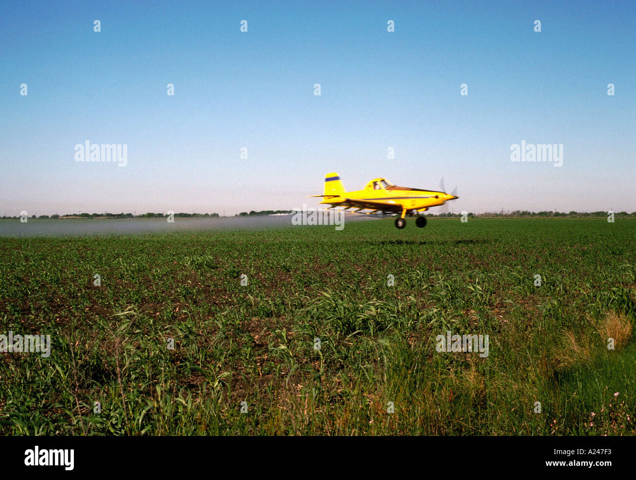 Crop dusting plane in flight many more agriculture related images ...