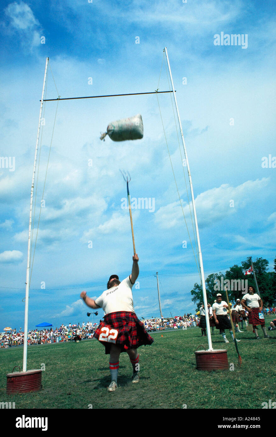 Sheaf toss scotland hi-res stock photography and images - Alamy