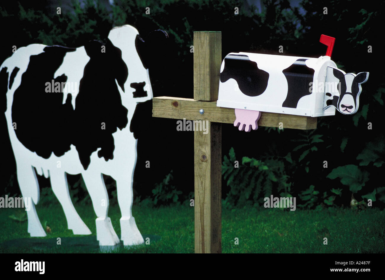 Cow mailbox hi-res stock photography and images - Alamy