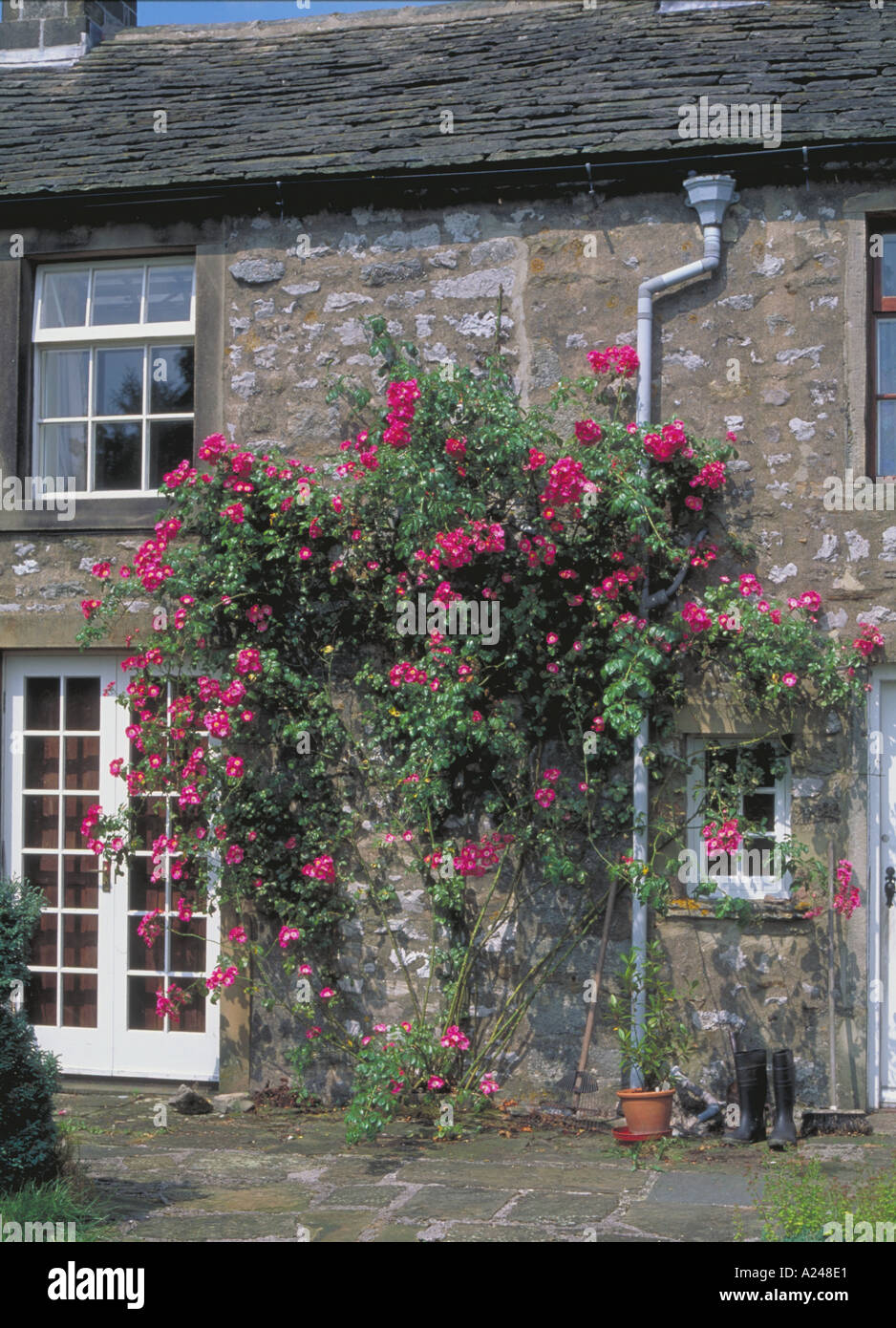 Stone Cottage Kettlewell Yorkshire Dales Stock Photo - Alamy