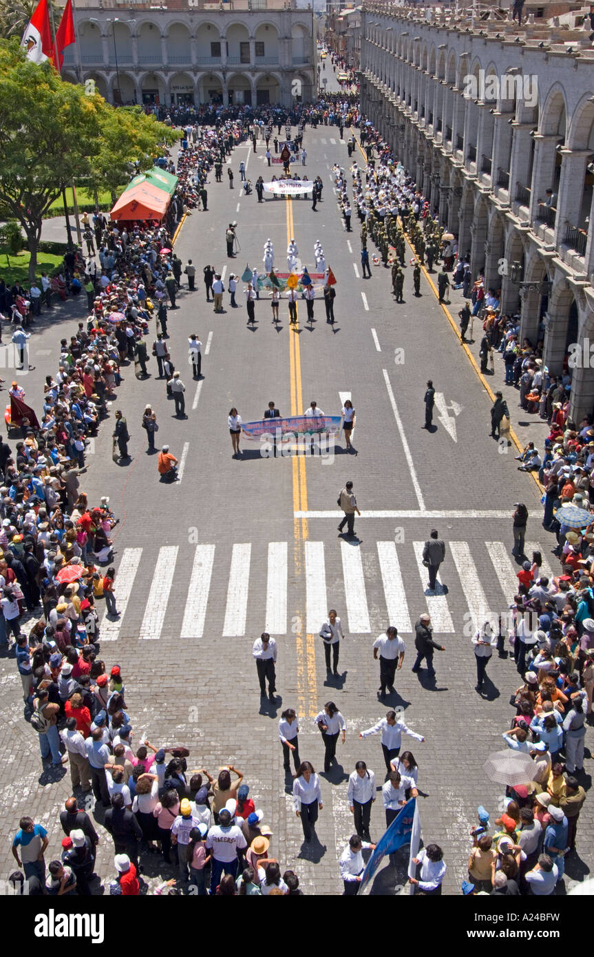 Street parades hi-res stock photography and images - Alamy