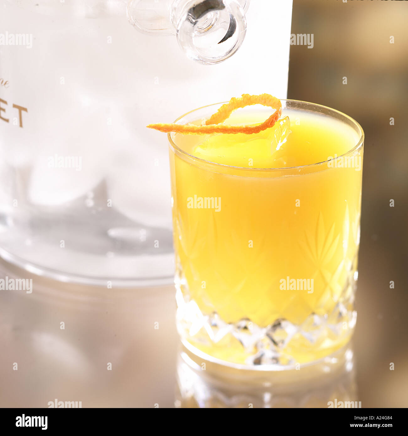 Cream sherry cocktail hi-res stock photography and images - Alamy