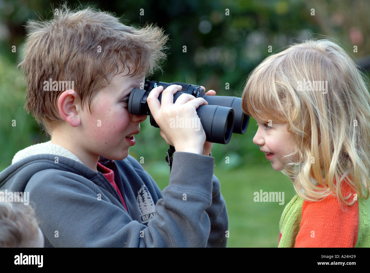 Kids brother sister binoculars hi-res stock photography and images - Alamy