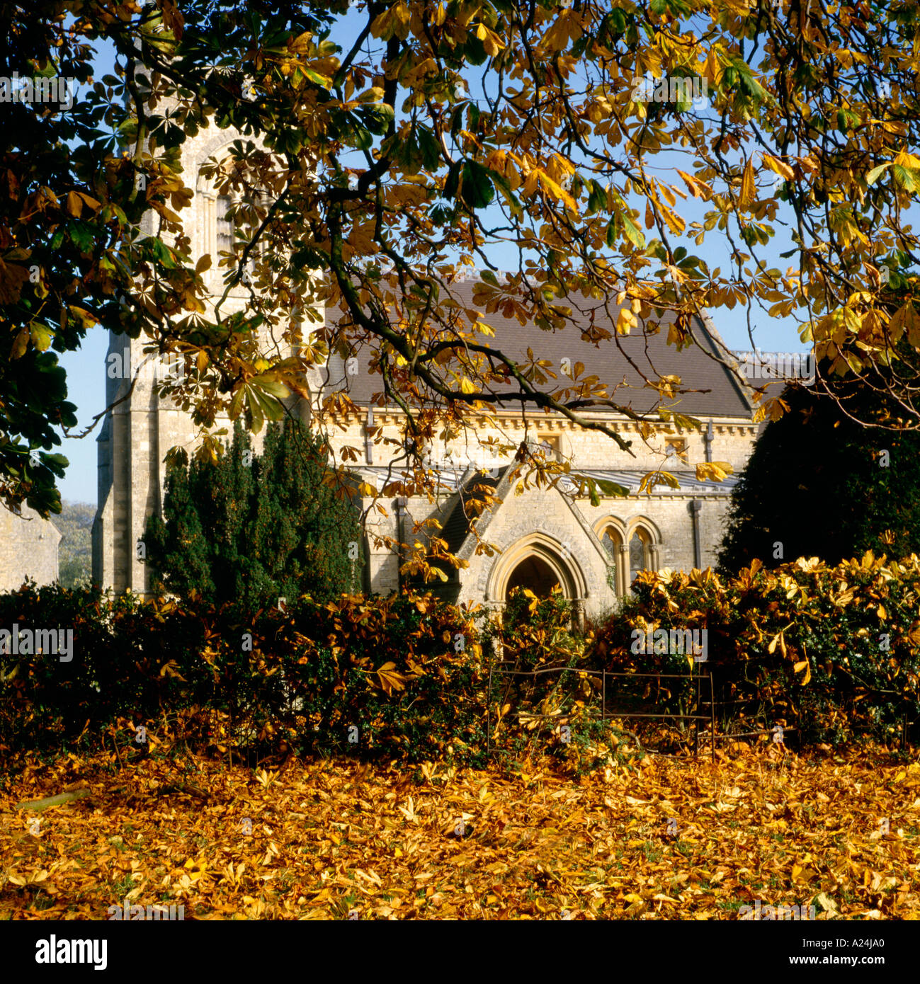 Autumn fall church scene hi-res stock photography and images - Alamy