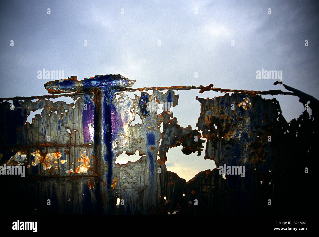 Jagged edge metal hi-res stock photography and images - Alamy