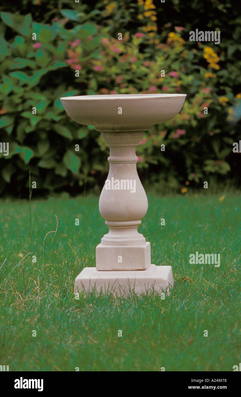 Stone Bird Bath Stock Photo - Alamy