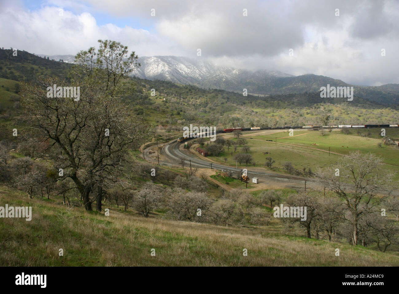 Tehachapi loop railway hi-res stock photography and images - Alamy