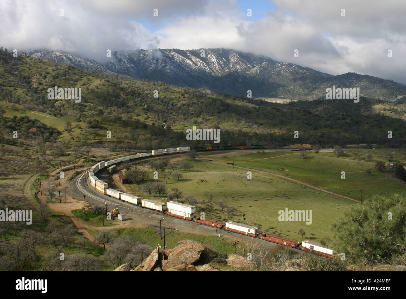 BNSF Intermodal Train at Tehachapi Loop California USA Stock Photo - Alamy