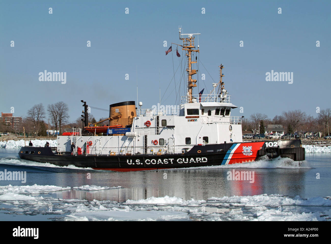 Coast Guard cutter breaks ice in Lake Huron at Port Huron Michigan to ...