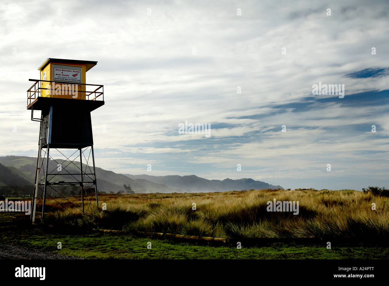 Blue lifegaurd tower hi-res stock photography and images - Alamy