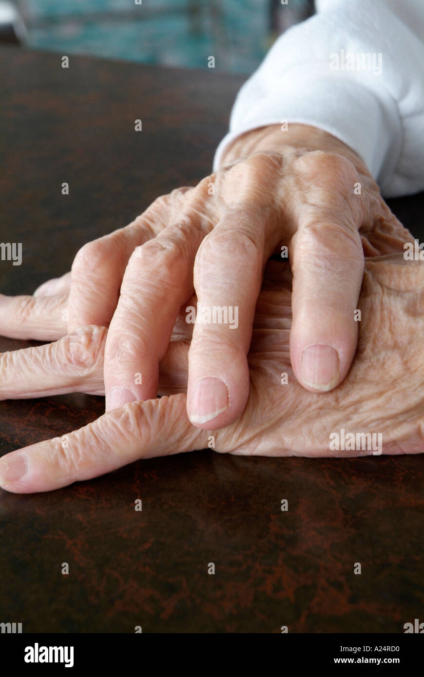 The hands of an 85 year old senior female Stock Photo - Alamy