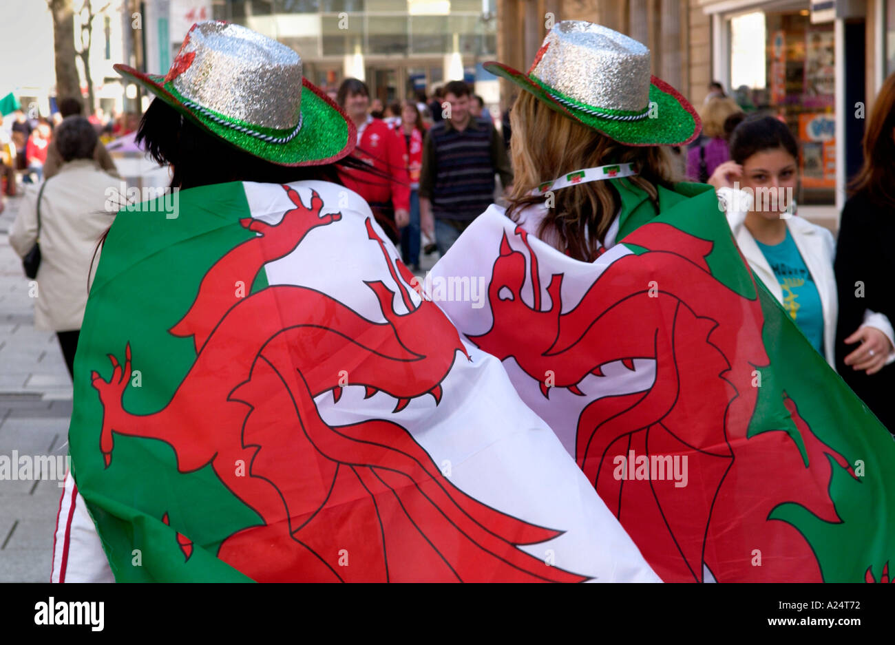 Welsh rugby dragon hi-res stock photography and images - Alamy
