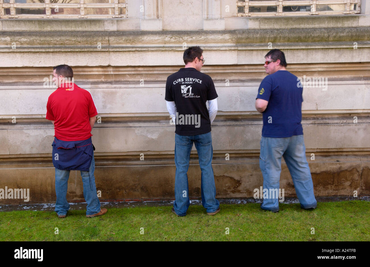 Welsh rugby fans urinate against Cardiff City Hall after celebrating ...