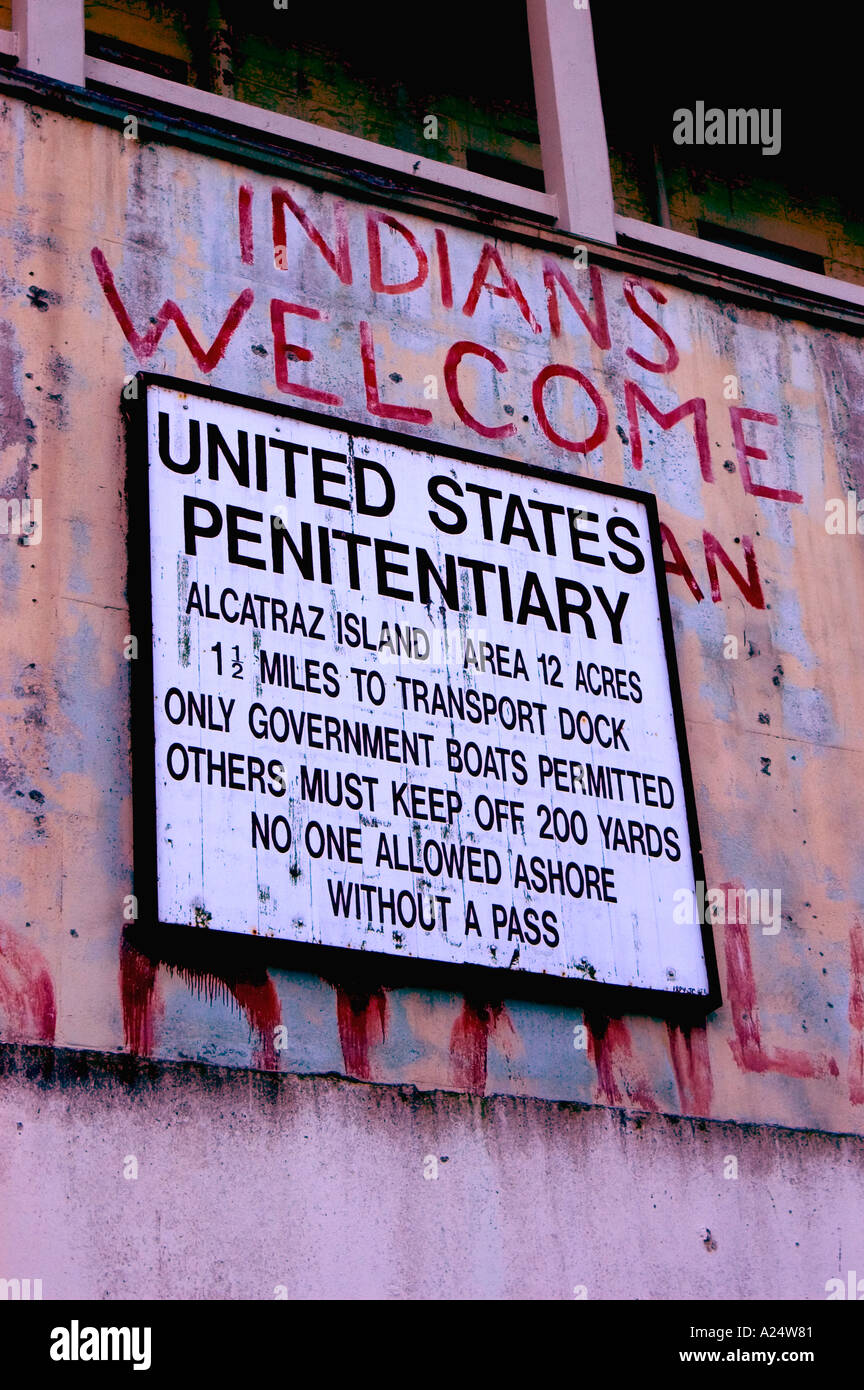 Welcome sign on Alcatraz Island Stock Photo - Alamy
