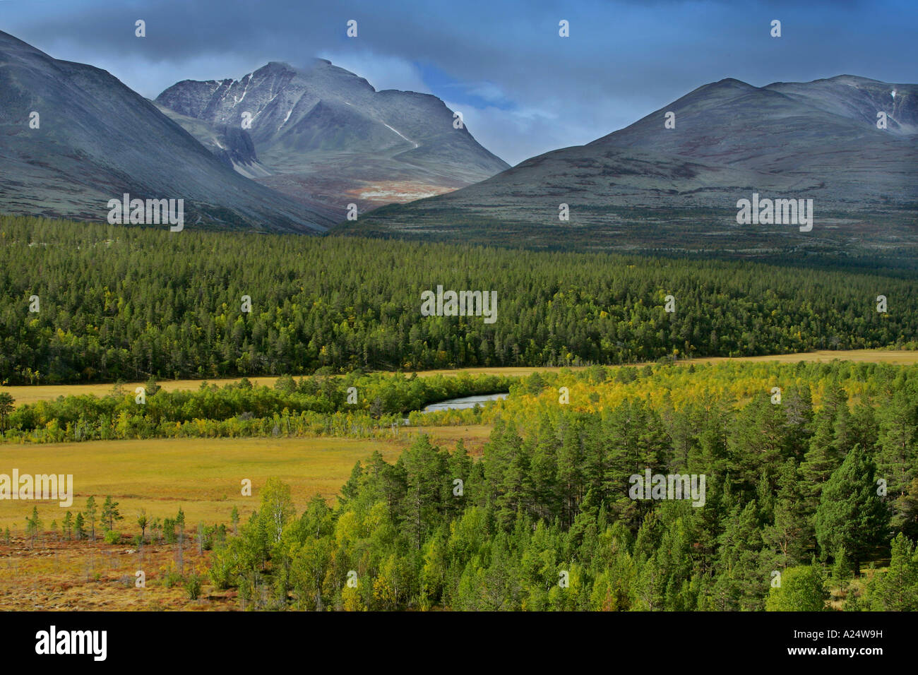 Atna river hi-res stock photography and images - Alamy