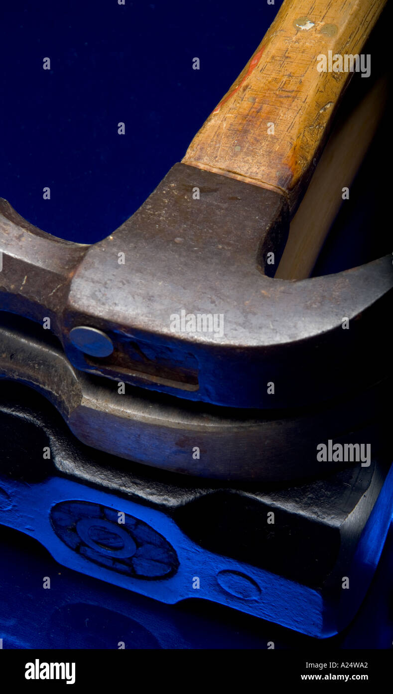Hammer strike hi-res stock photography and images - Alamy