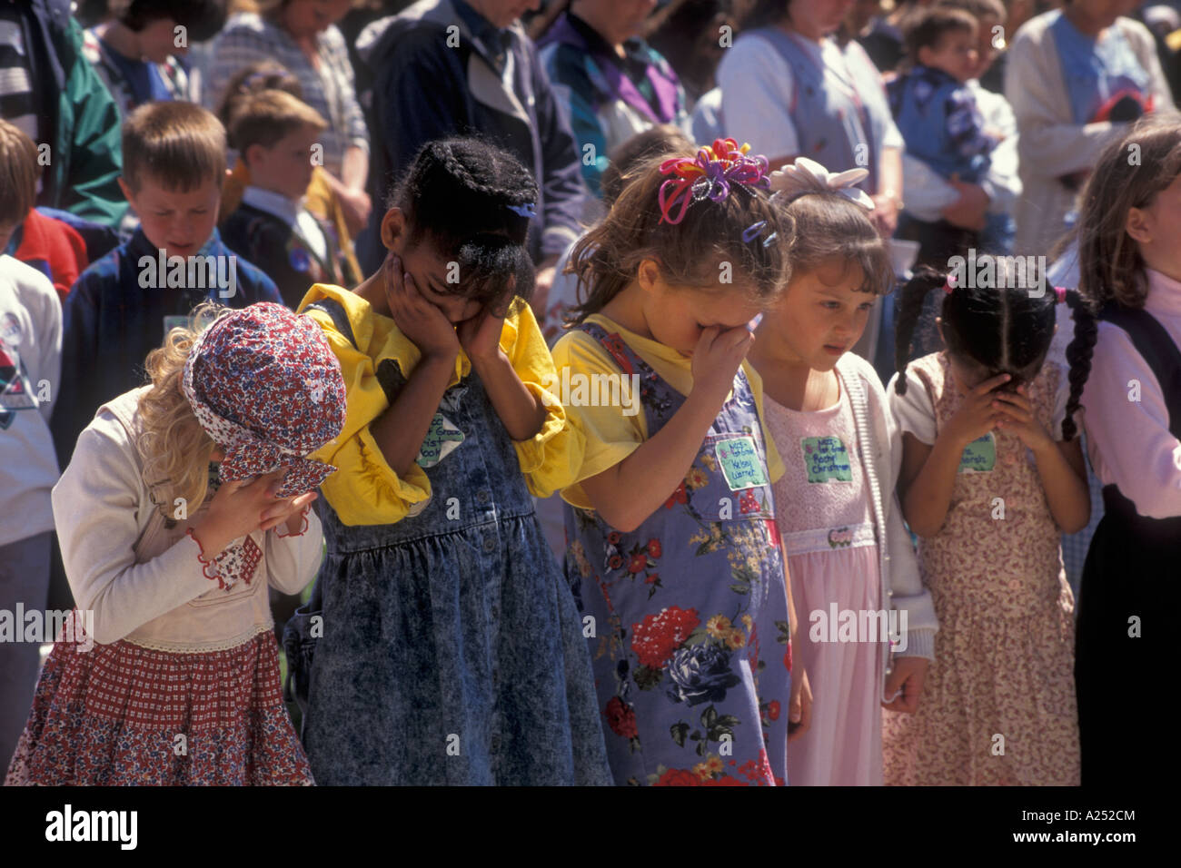 Children praying christian hi-res stock photography and images - Alamy