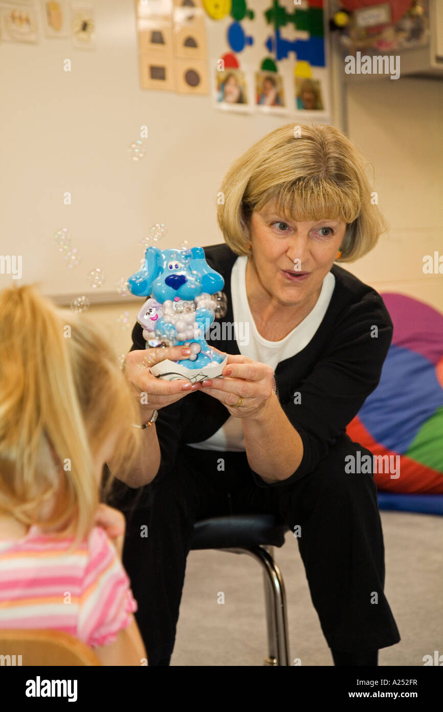 Teacher special needs student classroom hi-res stock photography and ...