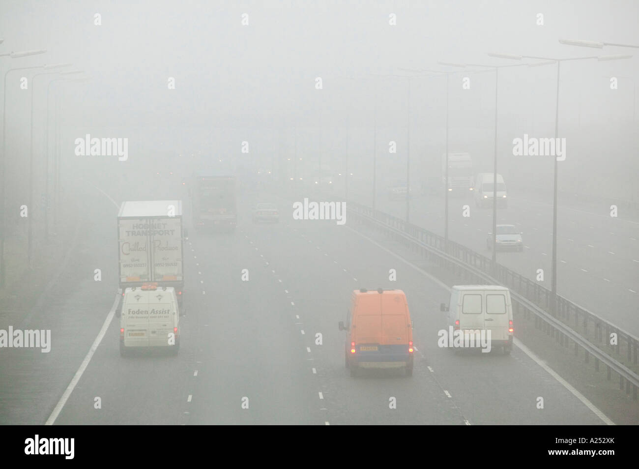 Freezing fog on motorway m1 hi-res stock photography and images - Alamy