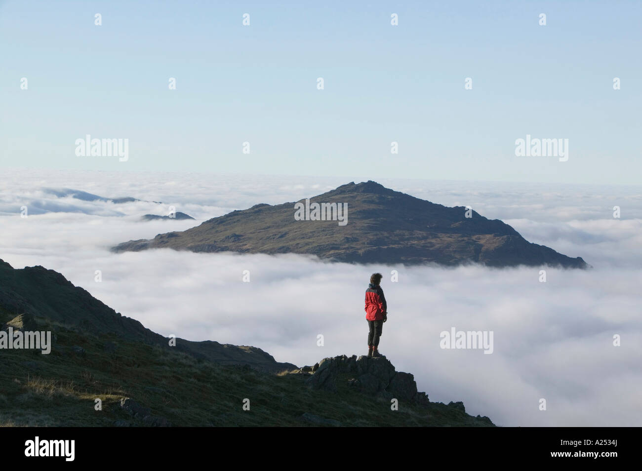 walking on Grey Friar above the cloud during a temperature inversion ...