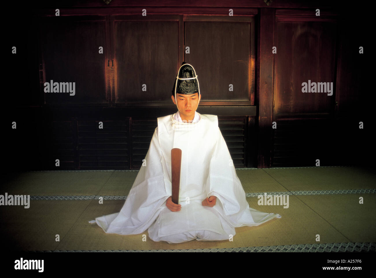 Japan japanese man prayer prayers religion male hi-res stock ...