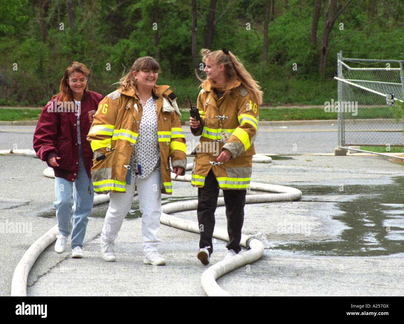 Female emts hi-res stock photography and images - Alamy