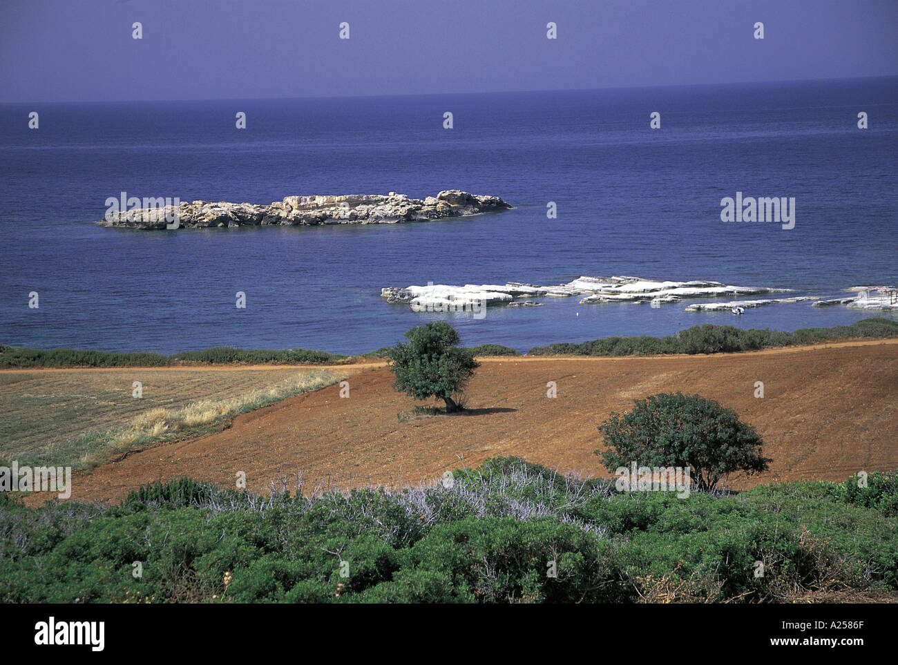 Remoteisland hi-res stock photography and images - Alamy
