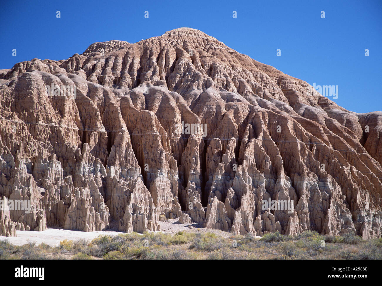 ROCK FORMATIONS IN CATHEDRAL GORGE STATE PARK NEVADA USA Stock Photo ...
