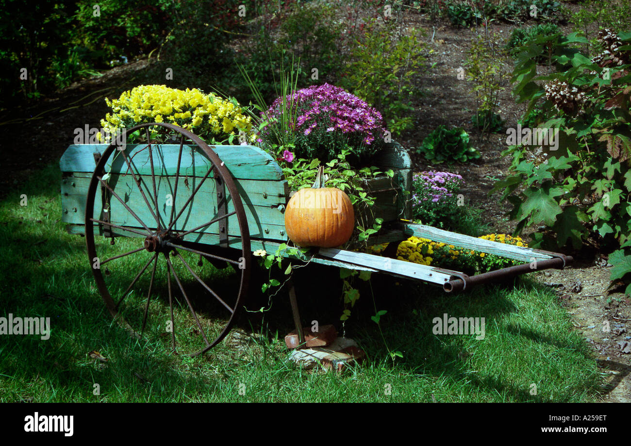 Beautiful old Flower Cart Stock Photo - Alamy