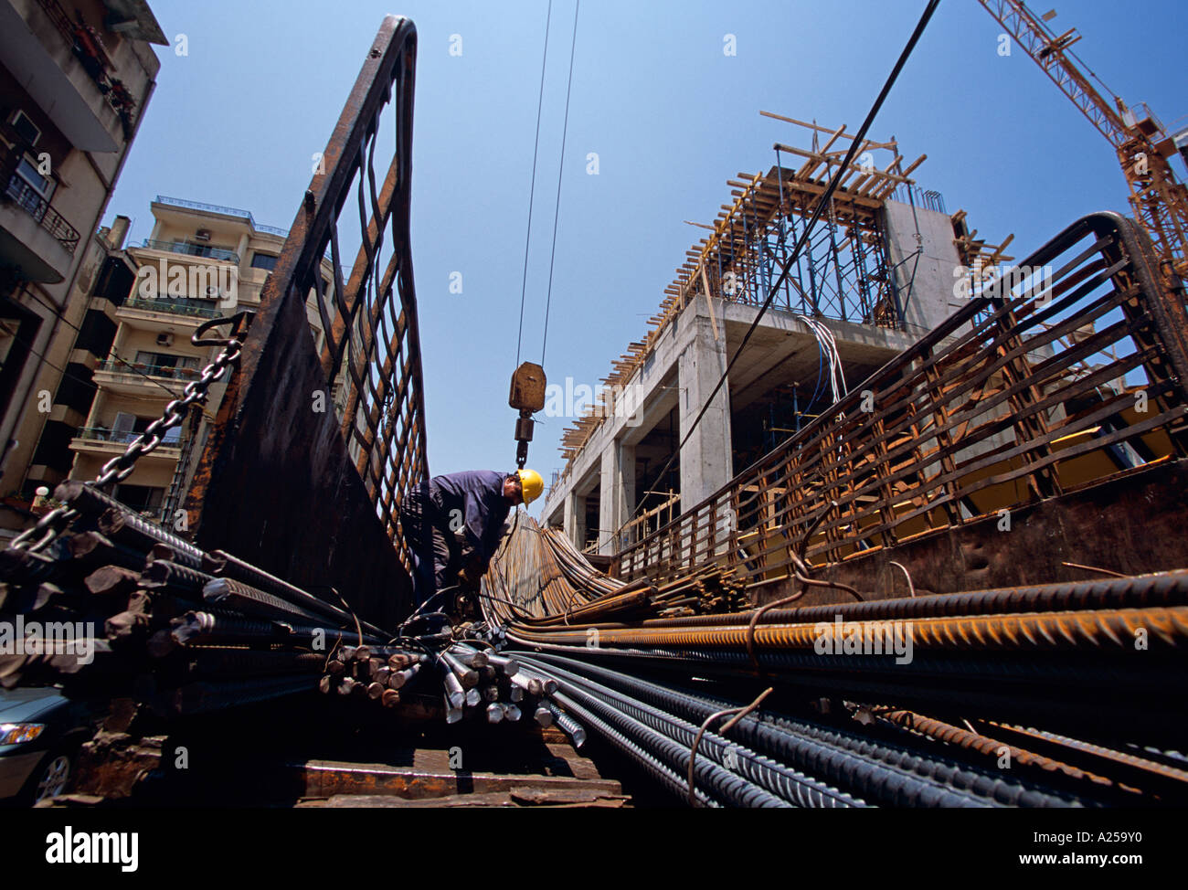 Three rod construction hi-res stock photography and images - Alamy