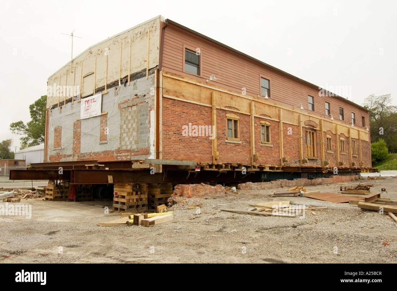 Building on the move Stock Photo - Alamy