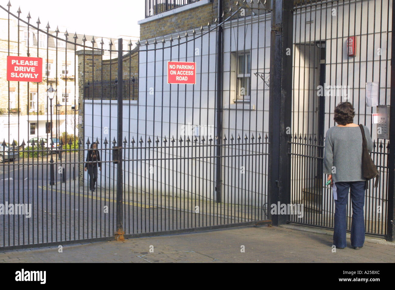 Security gate gated community hi-res stock photography and images - Alamy