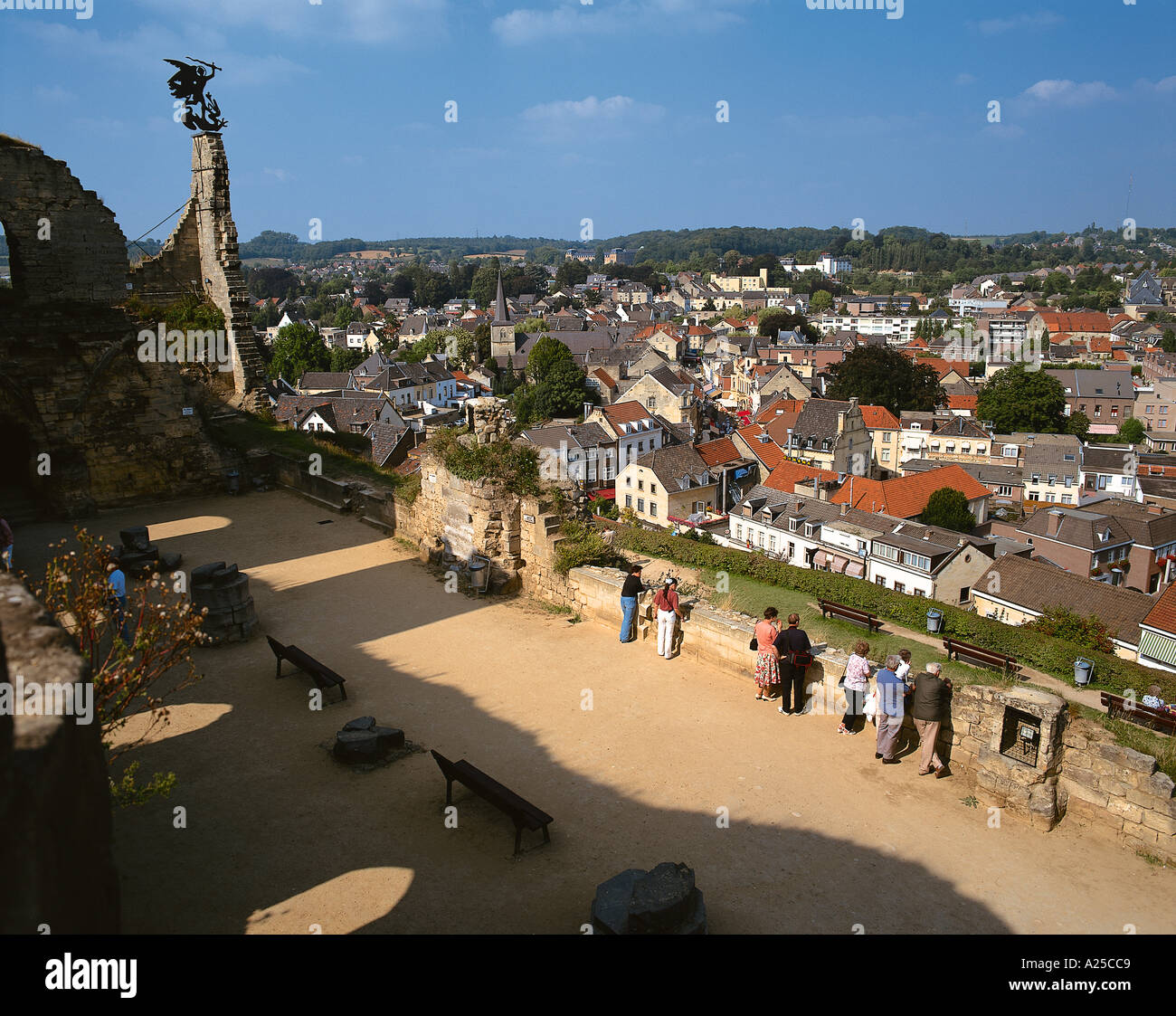 SIGHTSEERS SURVEYING ROOFTOPS OF OLD TOWN FROM CASTLE VALKENBURG Stock ...