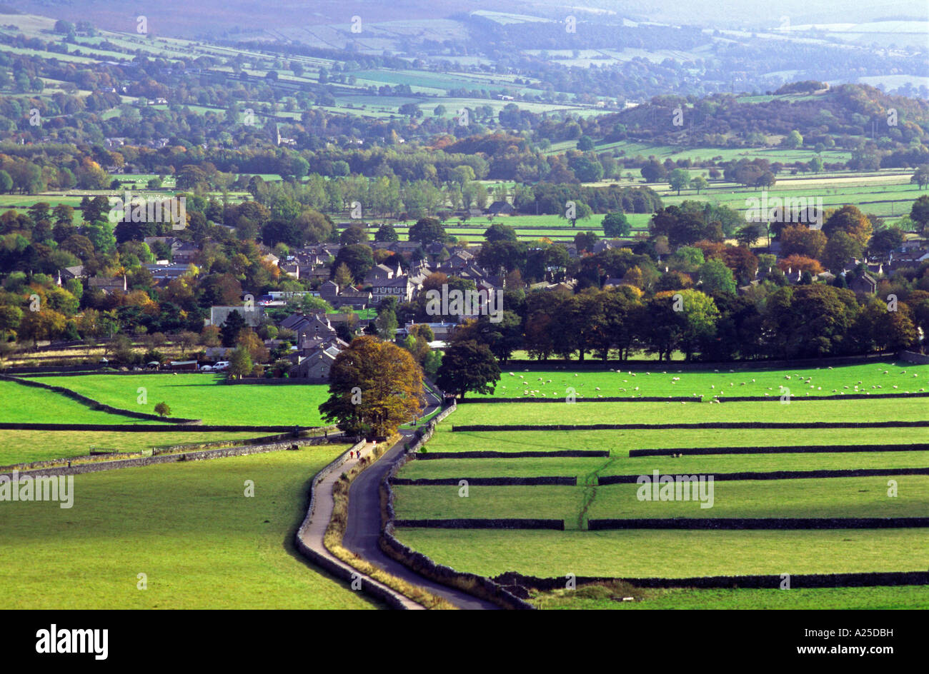 The Hope Valley and Castleton village from Winnats Pass in the ...