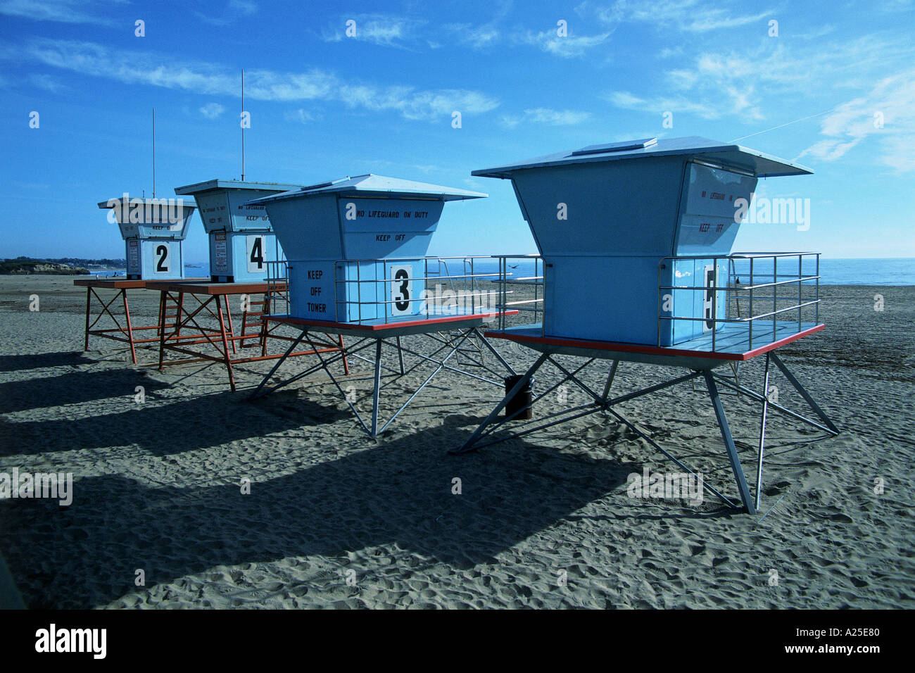 Lifeguard lookouts hi-res stock photography and images - Alamy