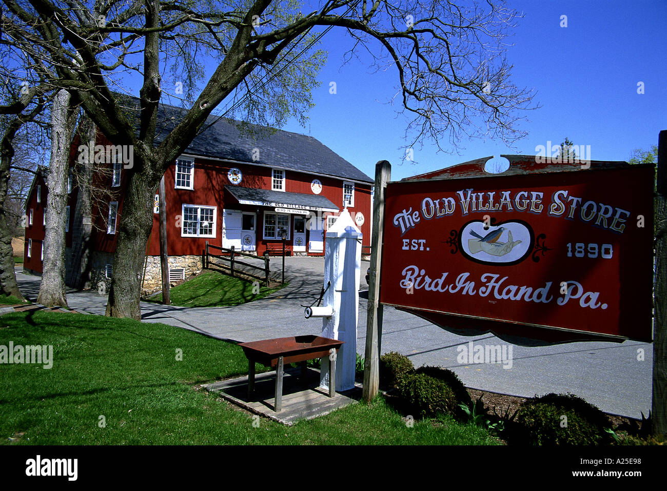 Pennsylvania bird in hand hi-res stock photography and images - Alamy