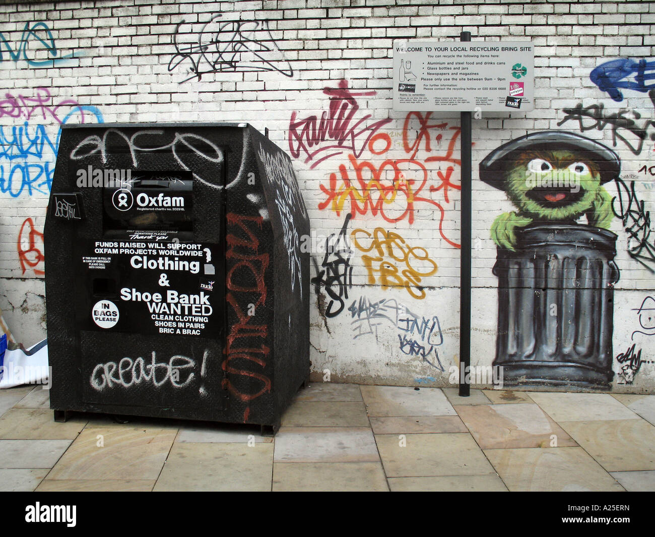 Sesame street muppet hi-res stock photography and images - Alamy