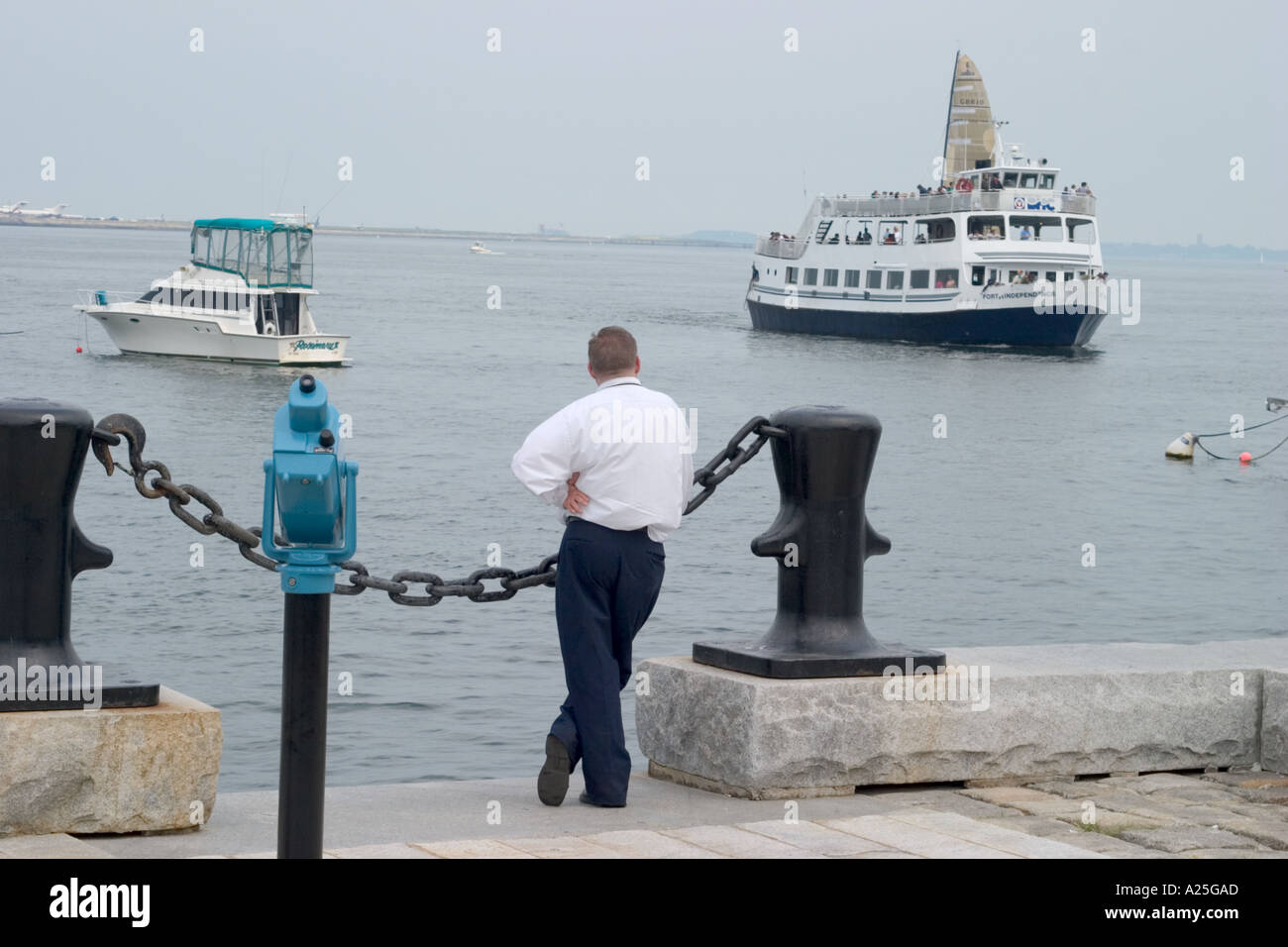 Pier looking glass hi-res stock photography and images - Alamy