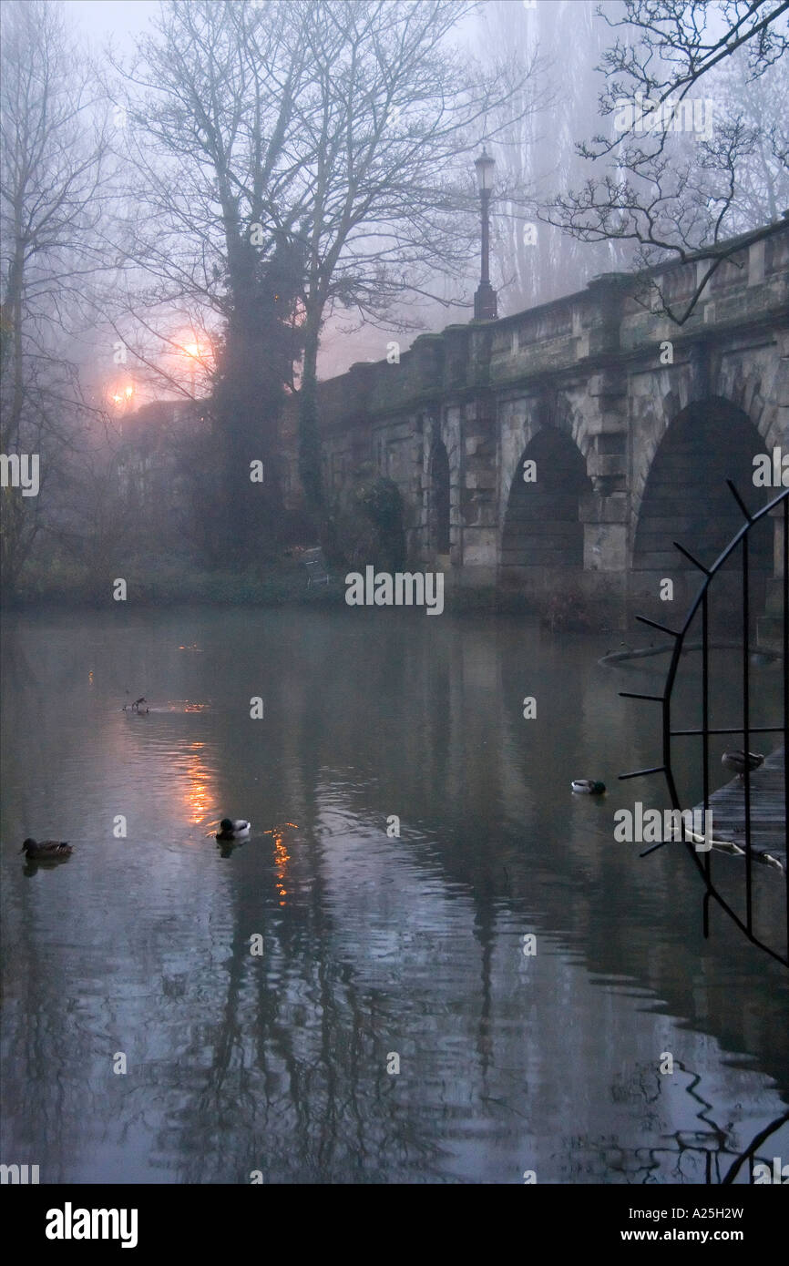 Magdalen Bridge Oxford just before dawn 2 Stock Photo - Alamy