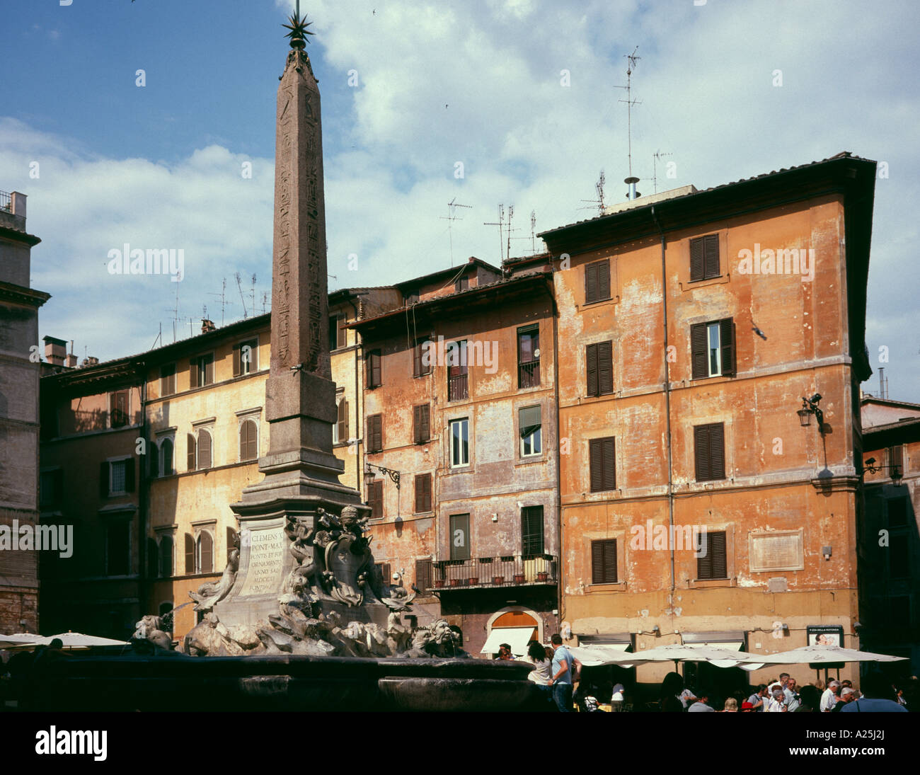 Piazza della Rotunda in Rome, Italy Stock Photo - Alamy