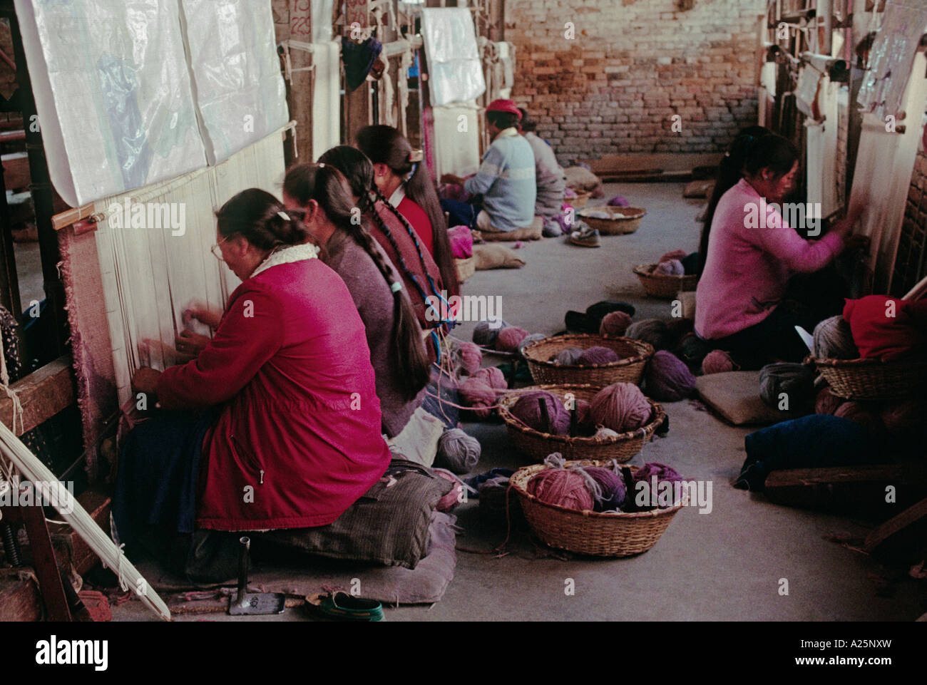 Tibetan rugs hi-res stock photography and images - Alamy