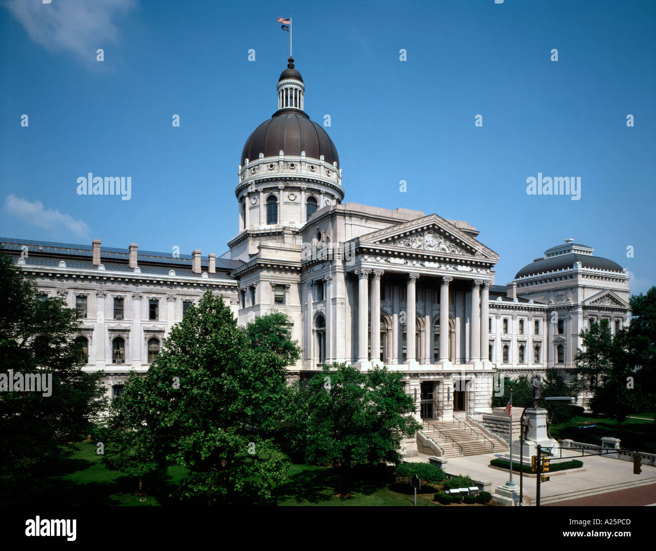 Indiana State Capitol building in Indianapolis with majestic ...
