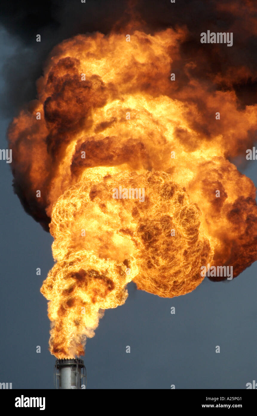 Gas burn off torch hi-res stock photography and images - Alamy