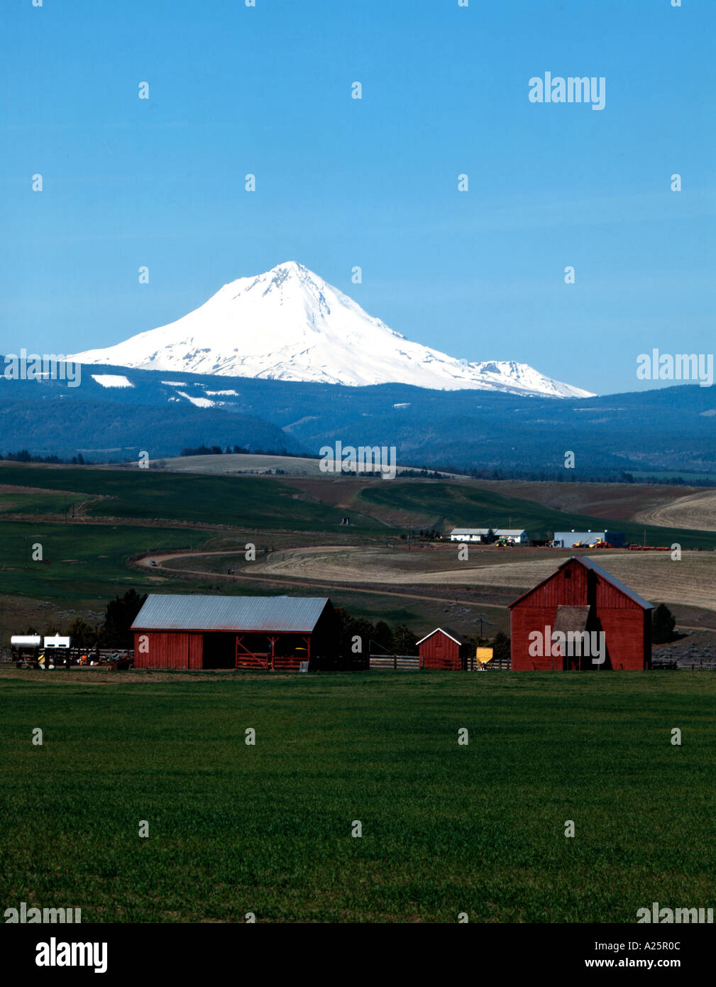 Monolithic mountain peak hi-res stock photography and images - Alamy