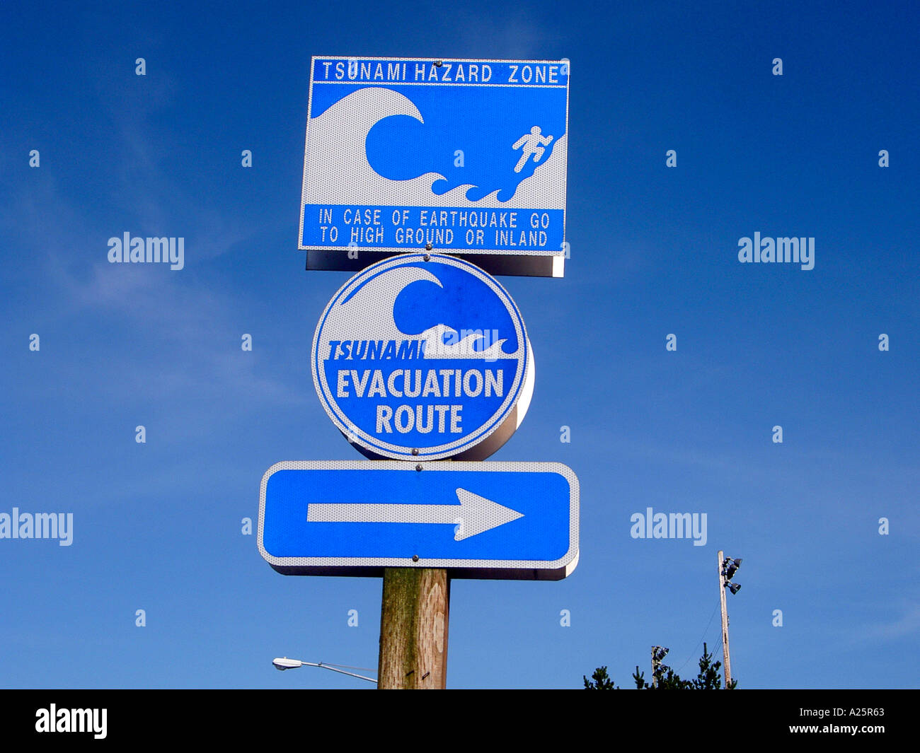 Caution tidal flooding sign hi-res stock photography and images - Alamy