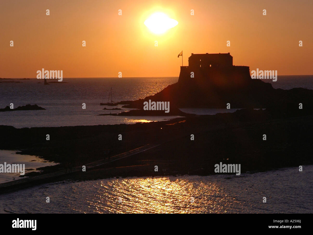 Sunset Waterfront Grand Be Isle Saint Malo Sant Maloù San S Breton ...