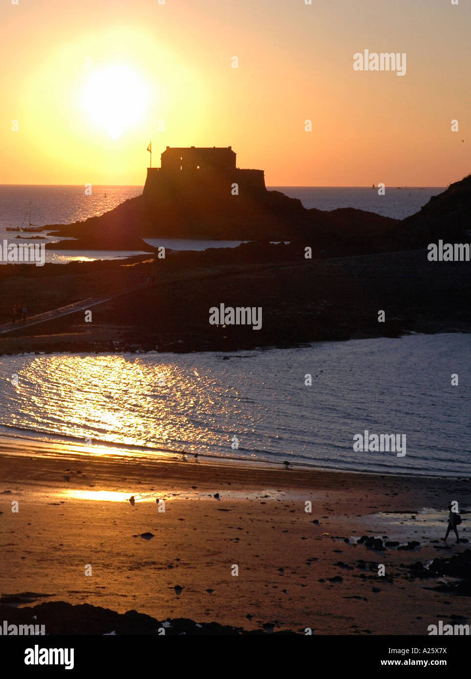 Sunset Waterfront Grand Be Isle Saint Malo Sant Maloù San S Breton ...