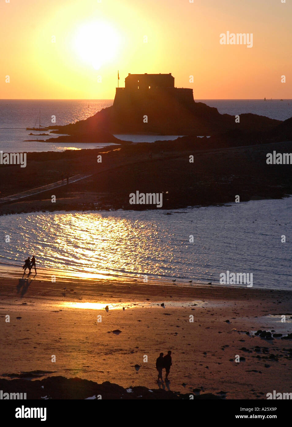 Sunset Waterfront Grand Be Isle Saint Malo Sant Maloù San S Breton ...